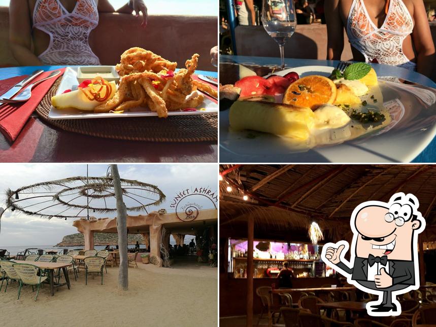 Sunset Ashram, Carr. de Cala Conta, s/n in Spain - Restaurant reviews