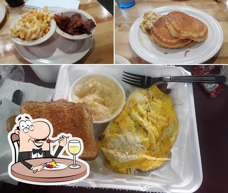 Maxine's Chicken & Waffles in Indianapolis - Restaurant menu and reviews