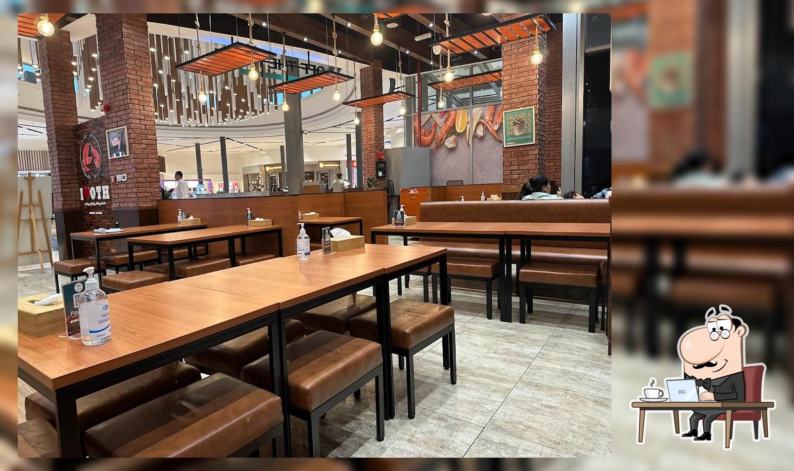 Off The Hook Seafood Restaurant - Al Manar Mall, RAK, Ras Al-Khaimah ...