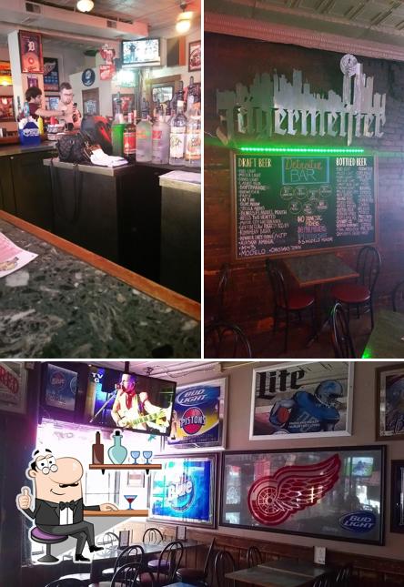 Detroiter Bar, 655 Beaubien Blvd in Detroit - Restaurant menu and reviews