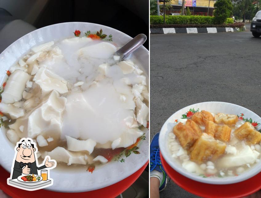 Tauwa & Kacang Koa Nginden Intan restaurant, Surabaya, Jl. Nginden ...