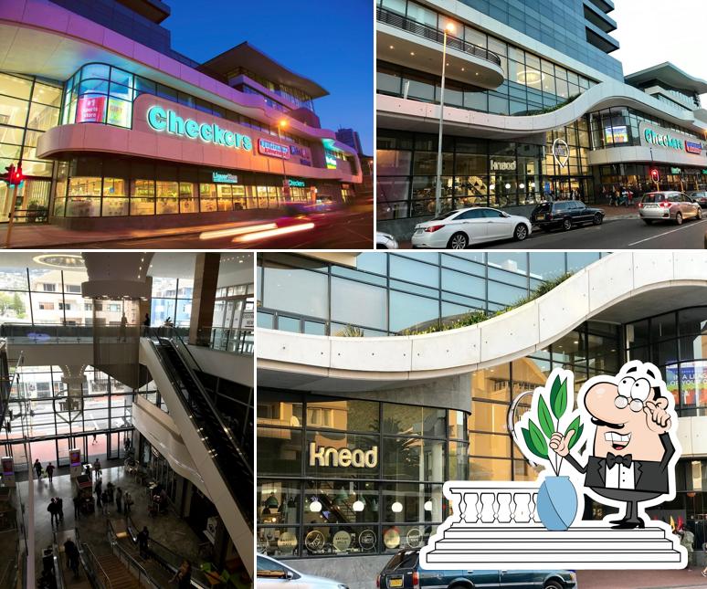 The Point Mall Shopping Centre in Sea Point, Cape Town - Restaurant reviews