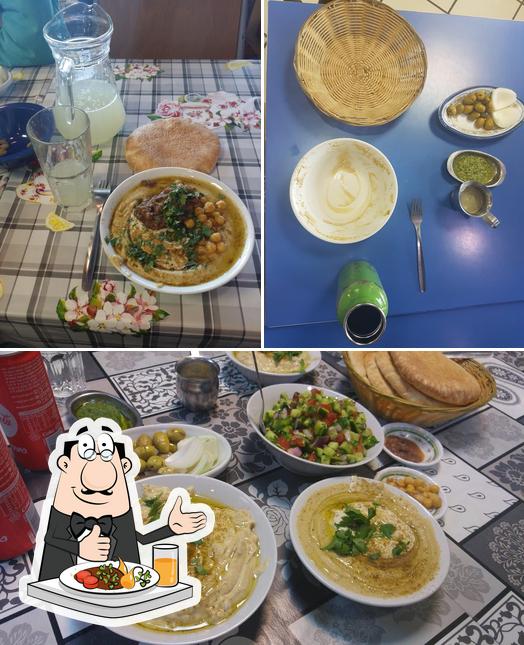 Hummus Blue Bus restaurant, Israel - Restaurant reviews