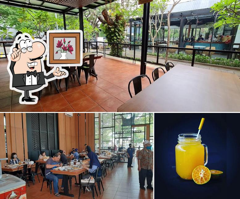 Resto Padang Simpang Raya, Surabaya - Restaurant menu, prices and reviews