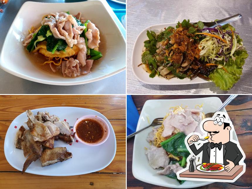 ชัยราดหน้า restaurant, Prakhon Chai, J38H+Q56 - Restaurant reviews
