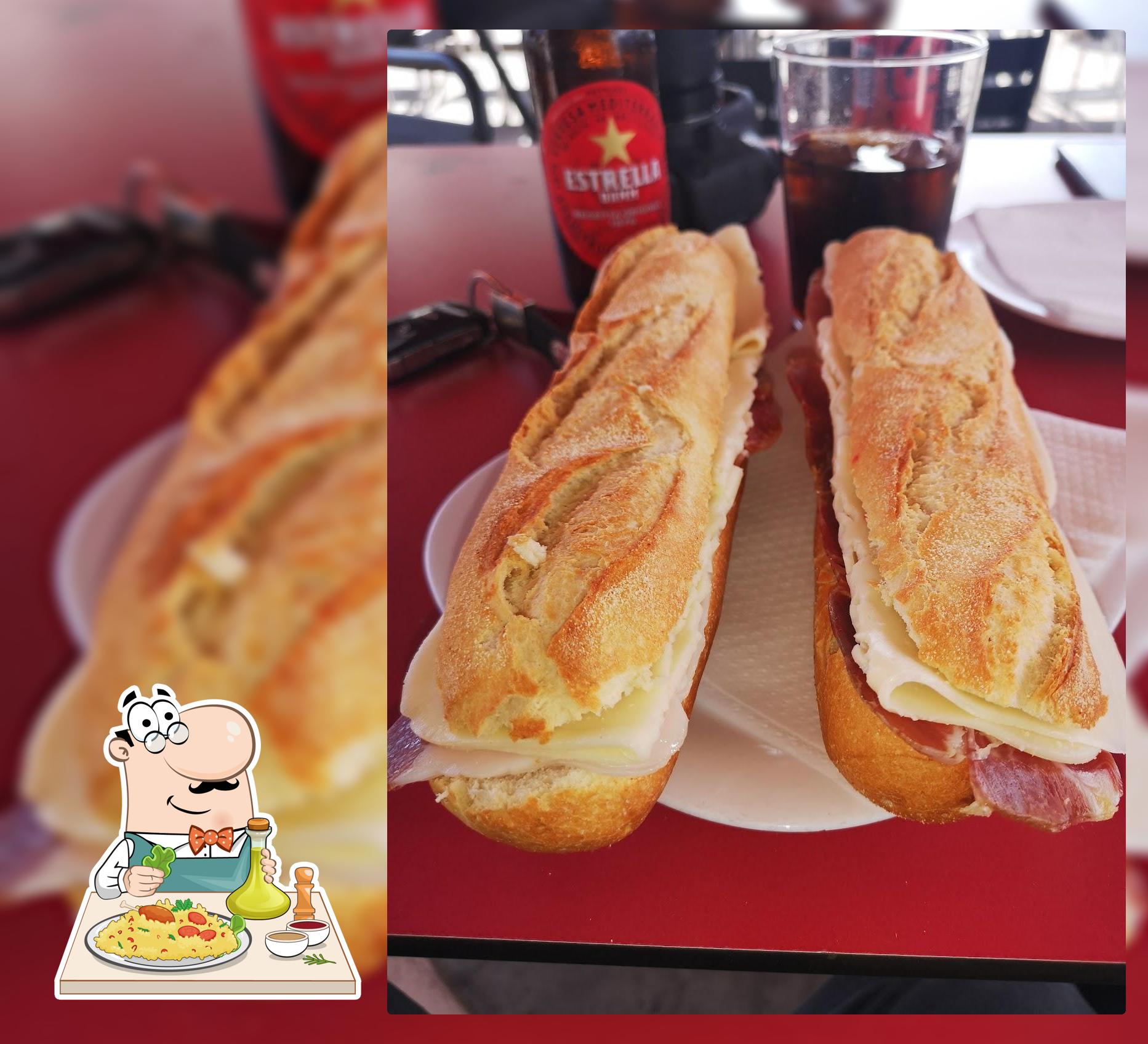 La Total Cafeteria in Tona - Restaurant reviews