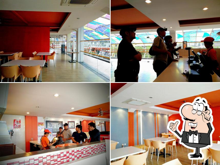 Frisbee More Than Fried Chicken restaurant, Sempajaya