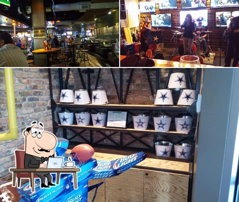 Bombshells Dallas in Dallas - Restaurant menu and reviews