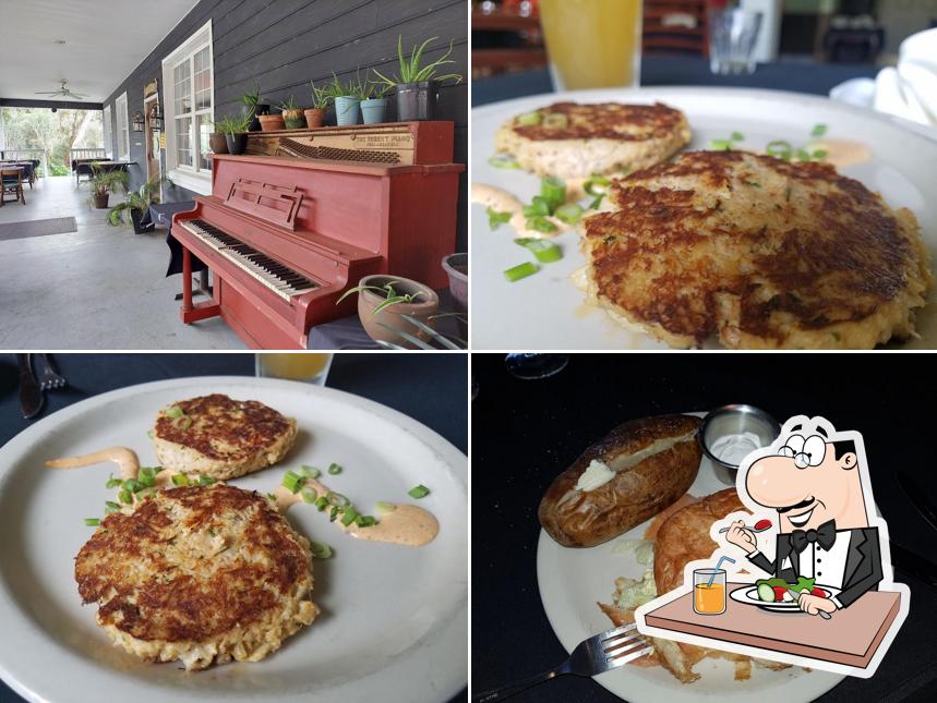 Blackwater Bar and Grill, Yankeetown - Restaurant menu, prices and reviews