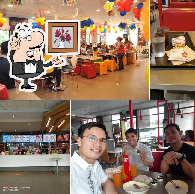 Jollibee fast food, Caloocan, 3 Pinagtipunan Cir - Restaurant menu and ...