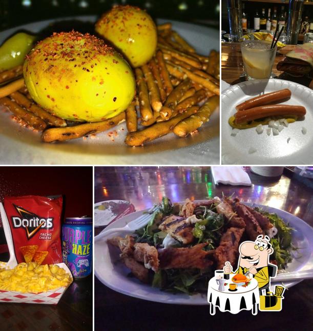 The Stache Bar, Long Beach - Menú del restaurante, precios y reseñas
