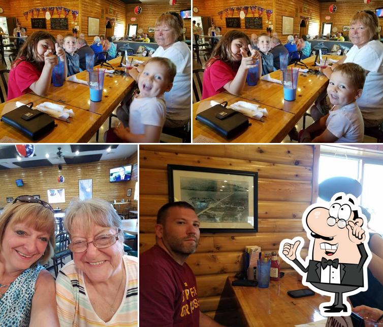 Find the best place to eat in Hubbard Lake, winter 2024 - Restaurant Guru