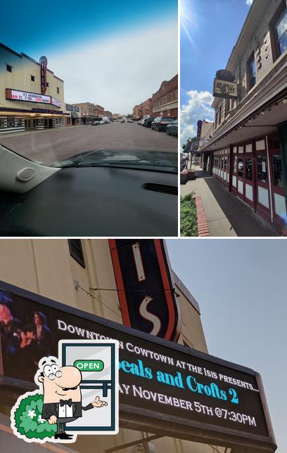 Downtown Cowtown at the Isis Theater in Fort Worth - Restaurant reviews