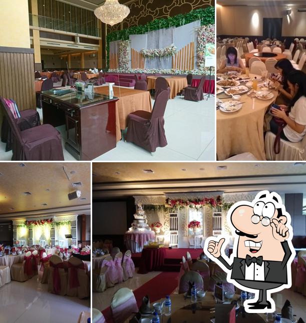 New Royal Restaurant, Surabaya - Restaurant menu, prices and reviews