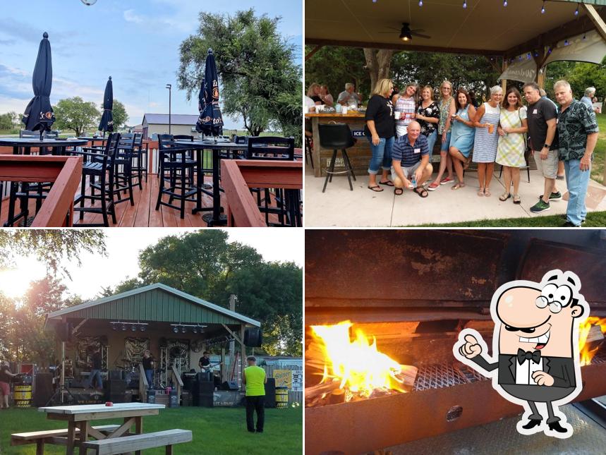 Red Rock Bar & Grill, 48181 SD-42 in USA - Restaurant menu and reviews