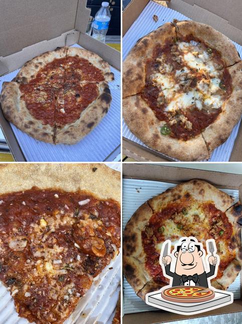 Kuro Artisanal Pizza, Costa Mesa - Restaurant menu, prices and reviews