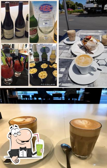 Blue Bay Cafe in McCrae - Restaurant menu and reviews
