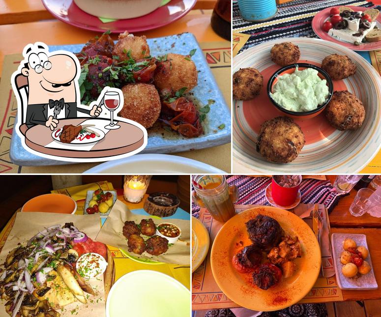 Find the best place to eat in Perissa, summer 2024 - Restaurant Guru