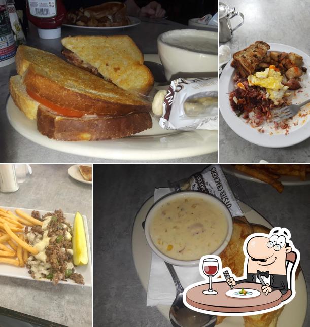 Tiny Tims Cafe, 500 Washington St in Auburn - Restaurant menu and reviews