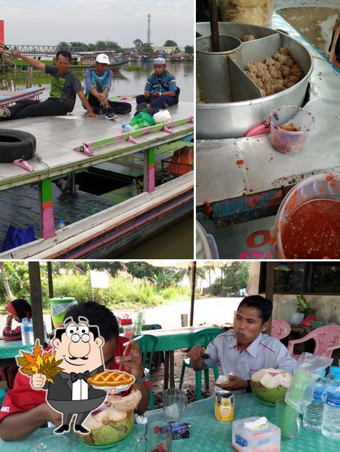 Warung Air Nyiur cafe, Handil Bakti - Restaurant reviews