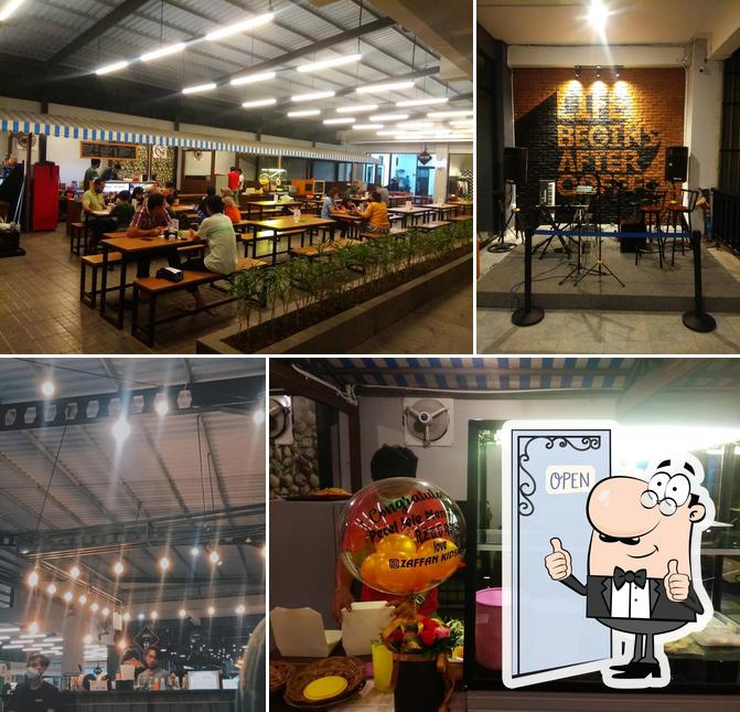 Podium Foodcourt restaurant, Padang - Restaurant reviews