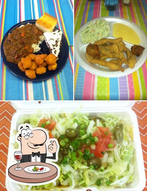 Courthouse Square Deli Bakery in Grove Hill - Restaurant menu and reviews