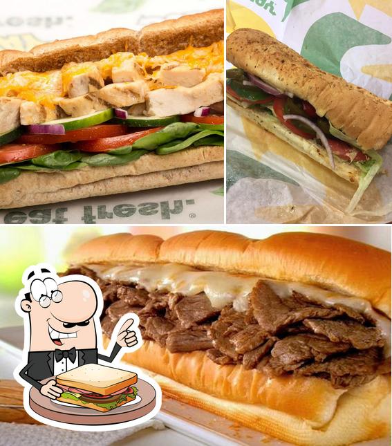 Subway, 507 St Clair Ave W in Toronto - Restaurant menu and reviews