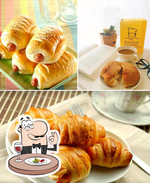 Rotiboy Bakeshoppe (T3), Tangerang, VMG2+PQP - Restaurant menu and reviews