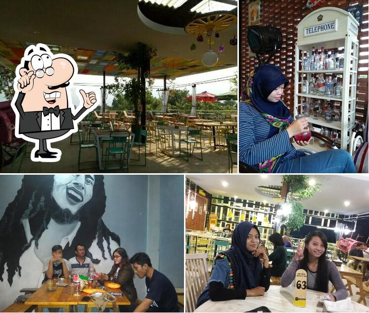 WAROENG ASSALAMU'ALAIKUM PUCEM cafe, Gresik - Restaurant reviews