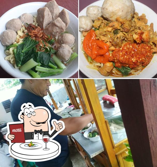 MIE AYAM & BAKSO GANG PAHLAWAN CILEUNGSI restaurant, Limus Nunggal ...