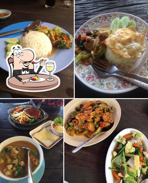 ตอไม้ สเต็ก กาแฟสด, Maklua Kao - Menú del restaurante, precios y reseñas
