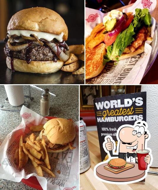 Fuddruckers in Brookfield - Restaurant menu and reviews