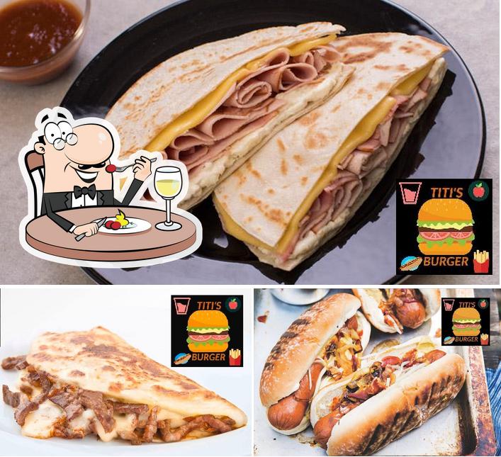 Titi's Burger & Jugos y Licuados cafe, Leon