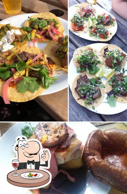 Howl At The Moon, 178 Hoxton St in London - Restaurant menu and reviews