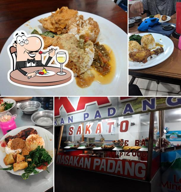 Rumah Makan SAKATO Masakan Padang restaurant, Mentawa Baru Hilir ...