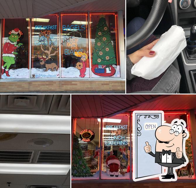 Bagel Buzz in West Islip - Restaurant reviews