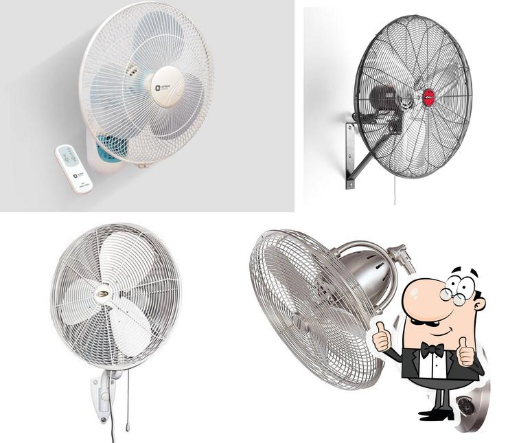 Gloria Wall Fan Store in Montreal