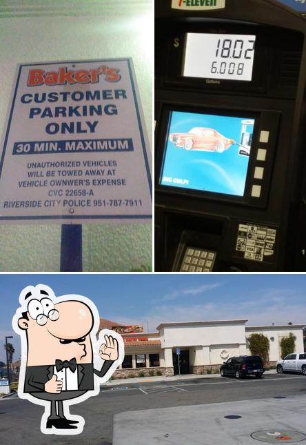 Baker's Drive-Thru, 6686 Indiana Ave in Riverside - Restaurant reviews