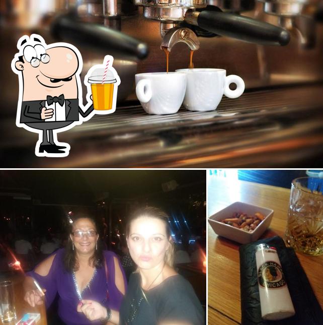 Hug Cafe Bar, Argyroupoli - Restaurant reviews