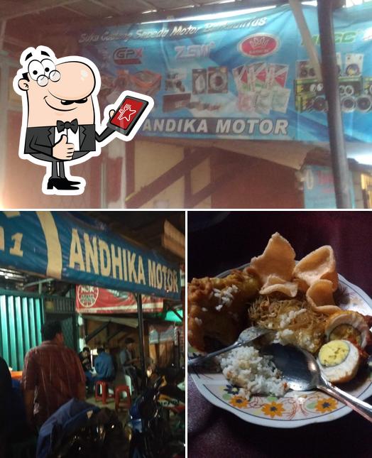 Nasi uduk dan Lontong Andhika Motor restaurant, West Jakarta ...