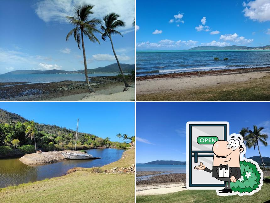 Northerlies Beach Bar & Grill - Airlie Beach in Woodwark - Restaurant ...