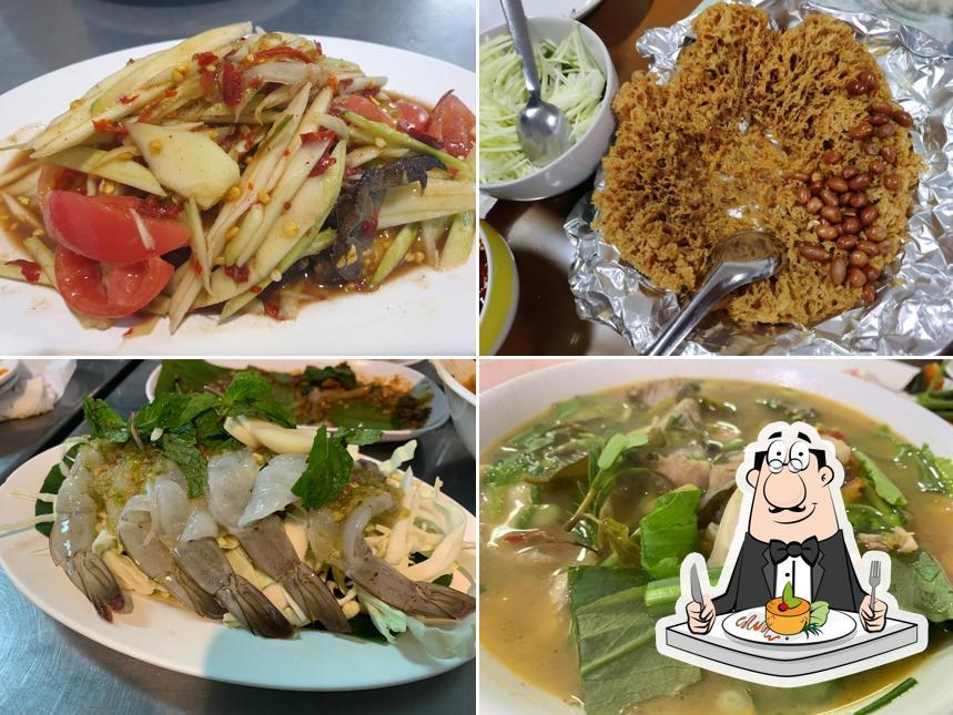 Jaekoy เจ๊ก้อย ส้มตำอาหารอีสาน เพชรบุรี12 (สาขา1), Bangkok - Restaurant ...