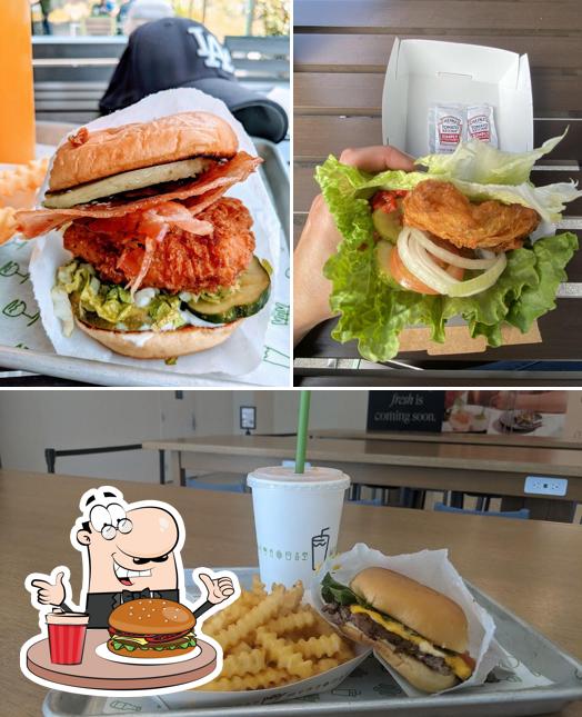 Shake Shack Bunker Hill, Los Angeles - Restaurant menu, prices and reviews