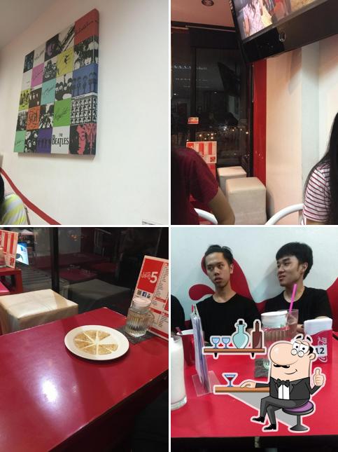 นมสดประตู5 restaurant, Tha Pho - Restaurant reviews
