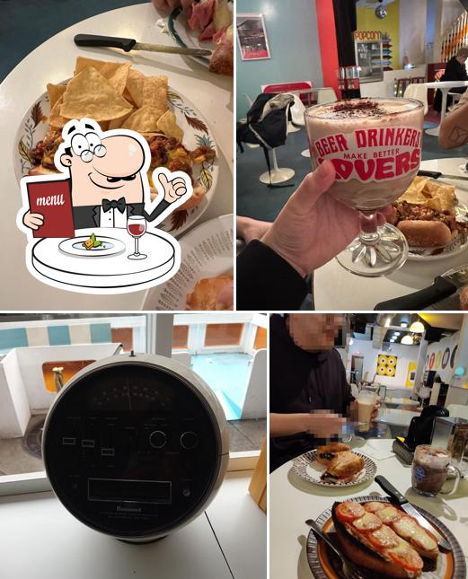 Atomic Café in Montreal - Restaurant reviews