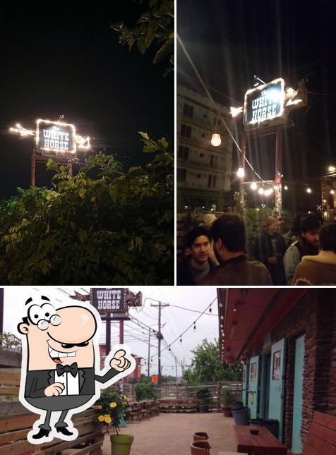 The White Horse, Austin - Restaurant menu, prices and reviews