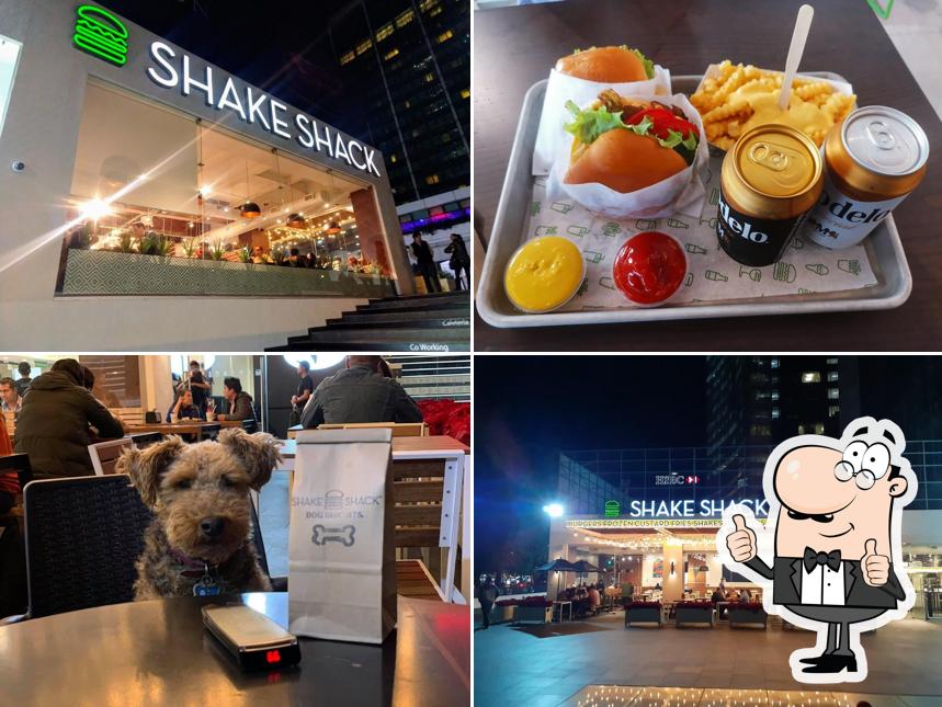 Shake Shack restaurant, Ciudad López Mateos, Av. P.º de la Reforma 333 ...