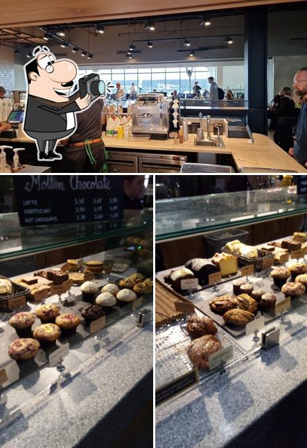 Starbucks T5 C, Southern Perimeter Rd Terminal 5 Airside in London ...