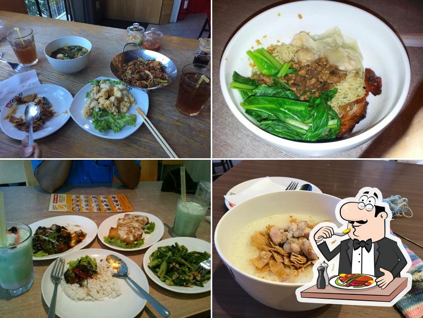 Qua-Li Noodle & Rice restaurant, Surabaya, Royal Plaza - Restaurant reviews