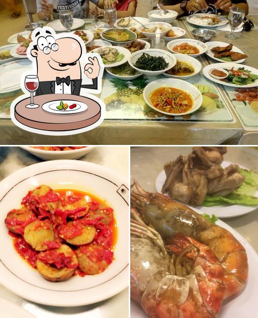 RM Padang Garuda restaurant, Jakarta, Jl. Alteri Pondok Indah ...